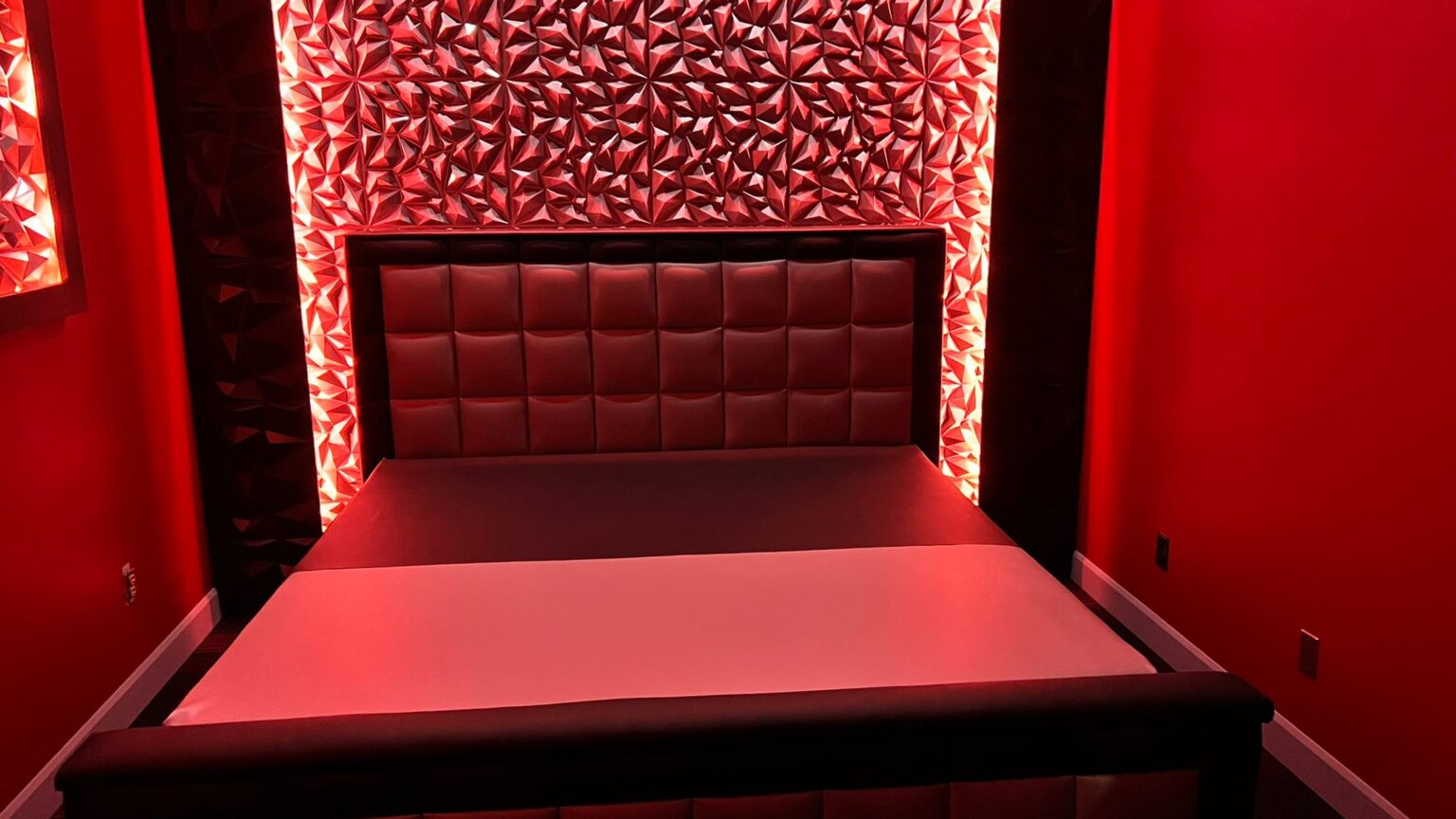 VIP Experience - Swing Club M4 - The biggest swing club in Ontario ...